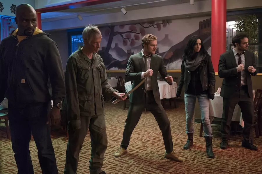 Pahlawan ageung, karakter ageung, penjahat ageung, plot leutik: Marvel's The Defenders Season 1