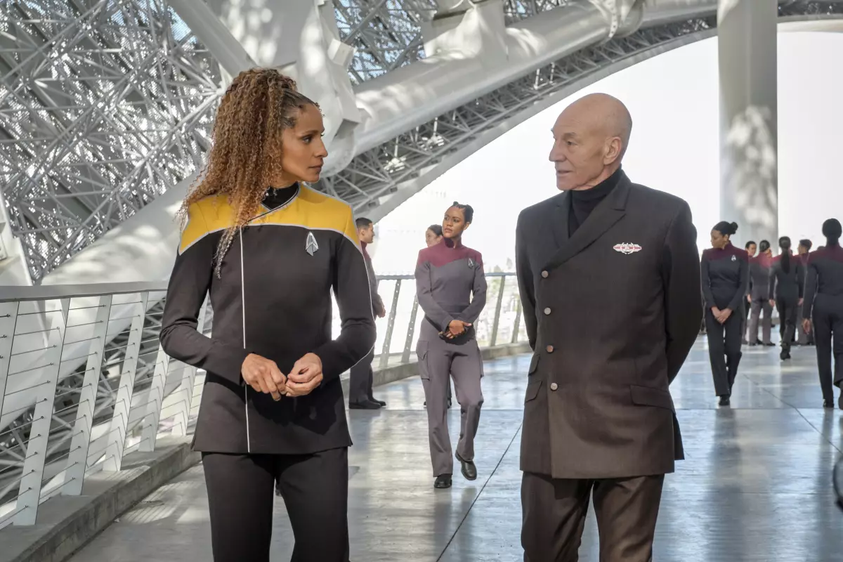 Star Trek: Picard'ın İkinci Sezon Prömiyerinden Filoya Daha Yakından Bakın
