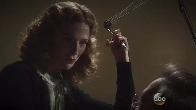 Verjamem v Peggy Carter. Agent Carter: 