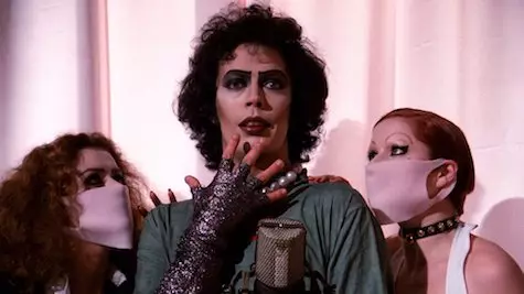 Zadziwiająco nonsensowna fabuła serialu Rocky Horror Picture Show