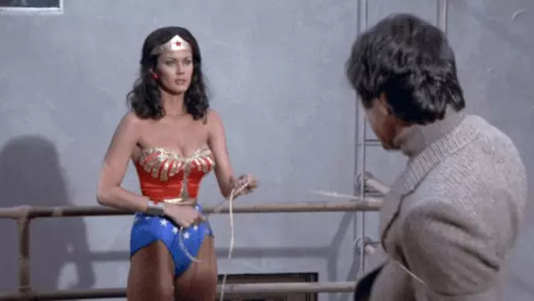 Identitas Rahasia sebagai Model Peran: Melihat Kembali Wonder Woman Lynda Carter 7254_6