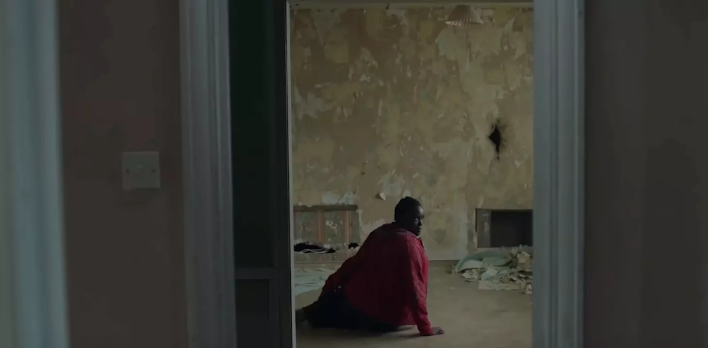 Säin Haus Trailer zitt de Rido zréck op d'Schrecken déi vu Flüchtlingen konfrontéiert sinn