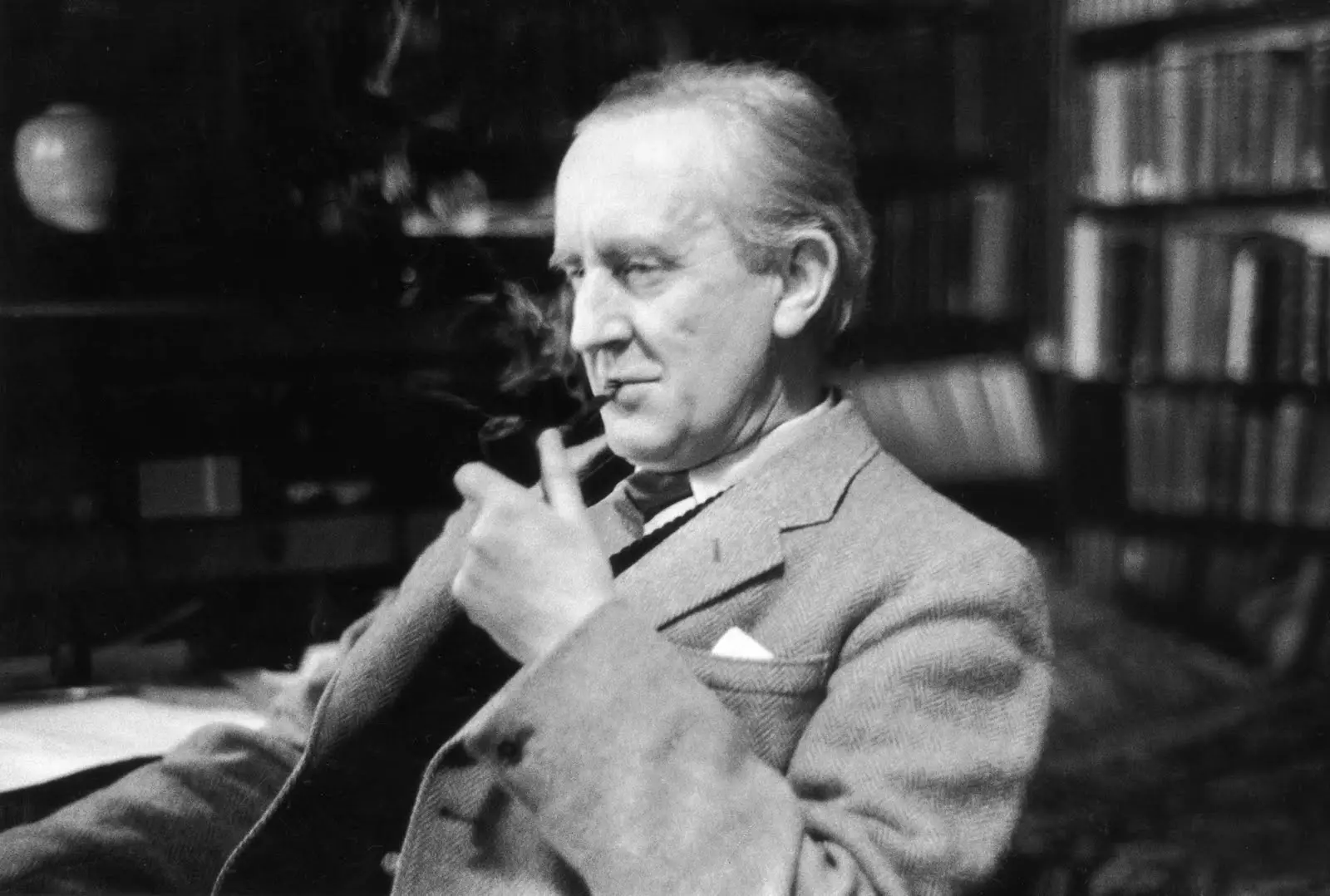 Tolkien, aliniere, non-violență și de ce Hobbiții sunt necesari pentru ca Pământul de Mijloc să supraviețuiască 74948_2