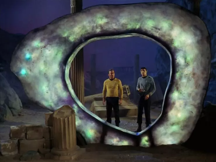 Star Trek The Original Series Rewatch: “เมืองบนขอบตลอดกาล” 7526_1