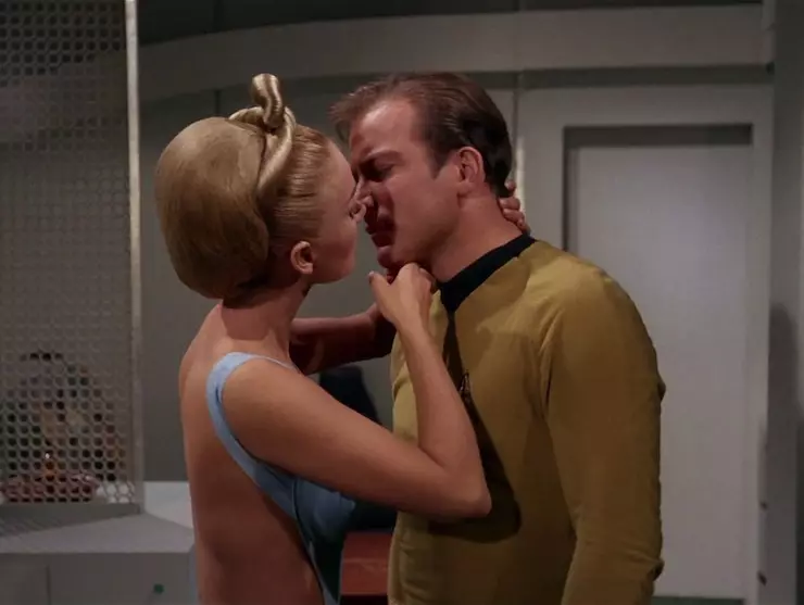„Star Trek“ originalios serijos peržiūra: „Bet kuriuo kitu vardu“ 7528_12