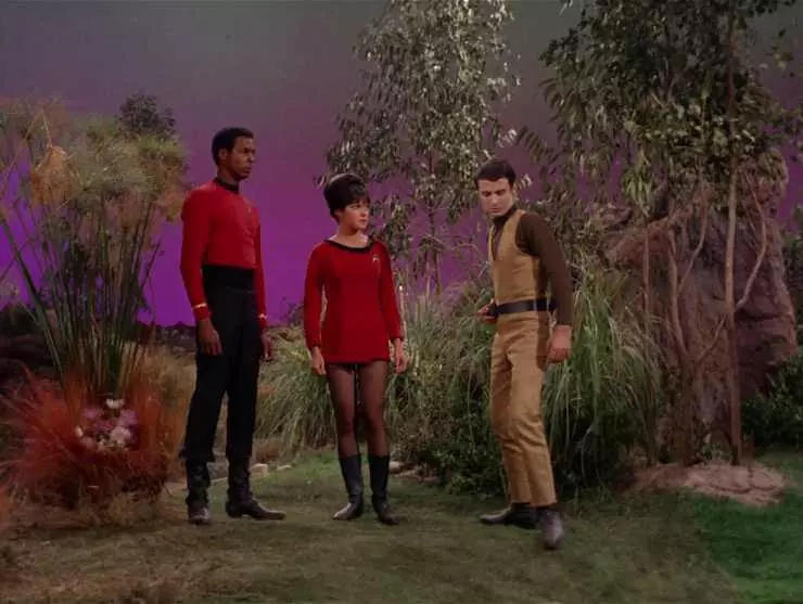 „Star Trek“ originalios serijos peržiūra: „Bet kuriuo kitu vardu“ 7528_13