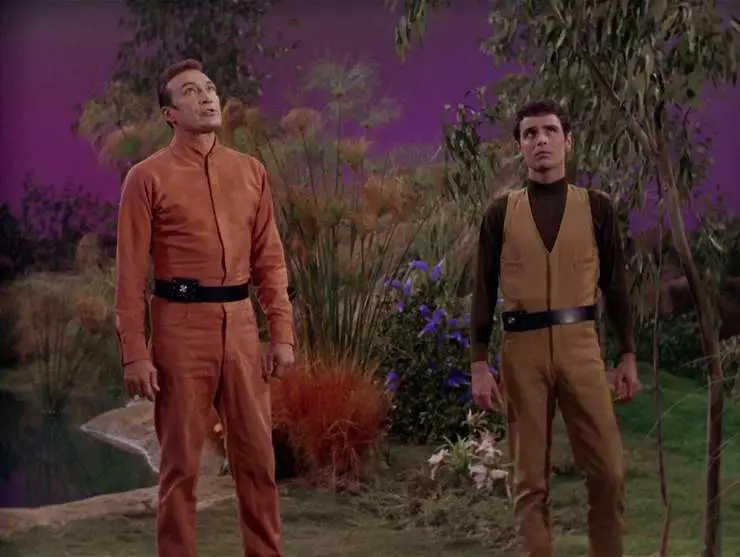Повторно гледање на оригиналната серија Star Trek: „Со кое било друго име“ 7528_17