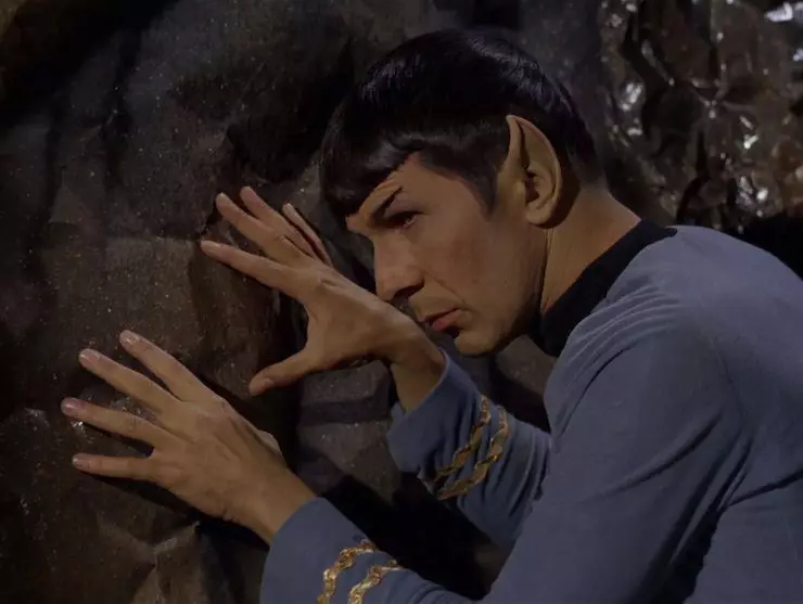 Повторно гледање на оригиналната серија Star Trek: „Со кое било друго име“ 7528_3