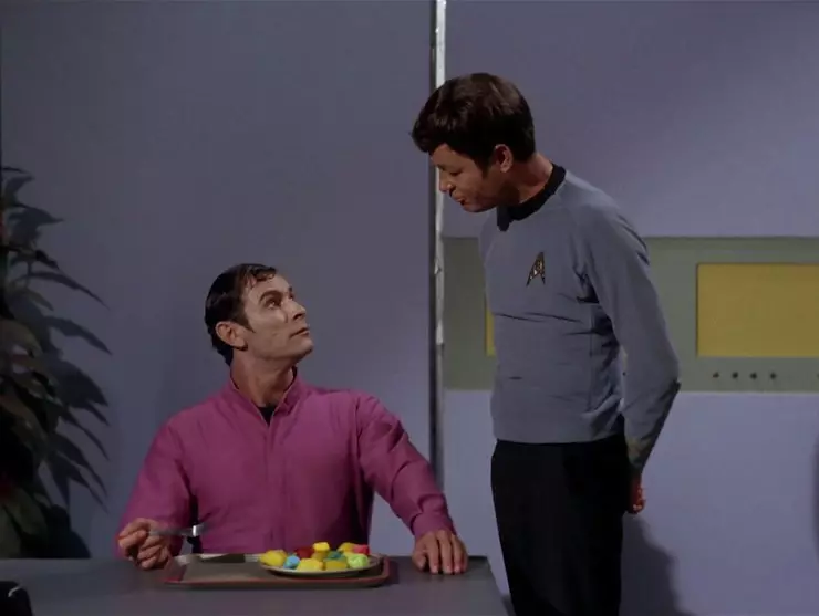 Повторно гледање на оригиналната серија Star Trek: „Со кое било друго име“ 7528_6
