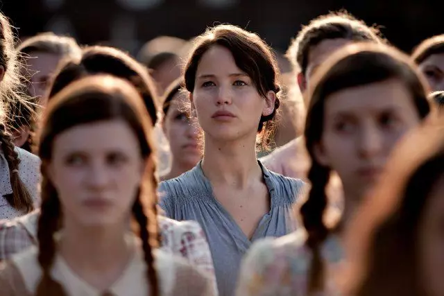 Perché Katniss è un personaggio femminista (e non è perché brandisce un arco e picchia i ragazzi) 76131_1