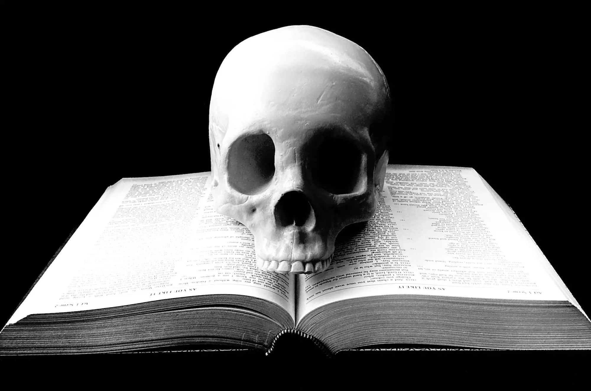 Lima Buku Gothic dan Seram Luar Biasa untuk Peminat Klasik