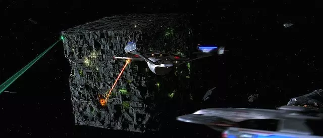 “ต้องลากเส้นตรงนี้!” Star Trek: การติดต่อครั้งแรก 7893_1