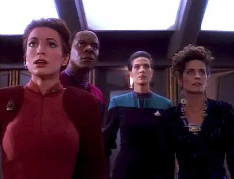 Star Trek: Deep Space Nine Atkārtota skatīšanās: “Q-Less” 7895_10