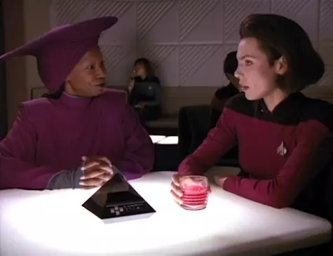 Повторний перегляд Star Trek: The Next Generation: «Ensign Ro» 7917_5