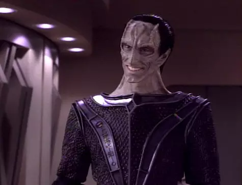 Star Trek: The Next Generation Rewatch: „Lanțul de comandă, partea I” 7925_4