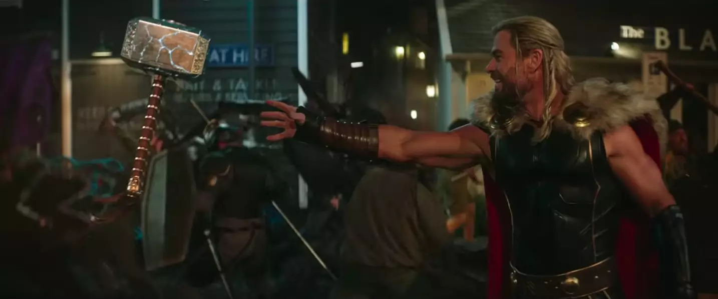 Toras nepanašus į kitus dievus filmo „Thor: Love and Thunder“ anonse