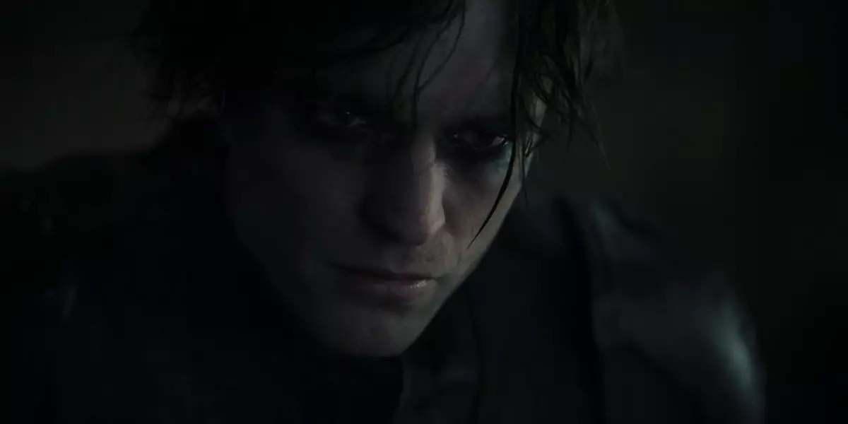 Yn in heul Robert Pattinson-like beweging leit Robert Pattinson op Batman Message Boards en reagearret soms
