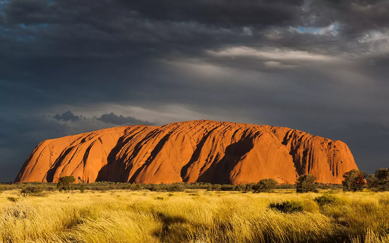 Güzel Avustralya Gotik Hayranları için Altı Hikaye
