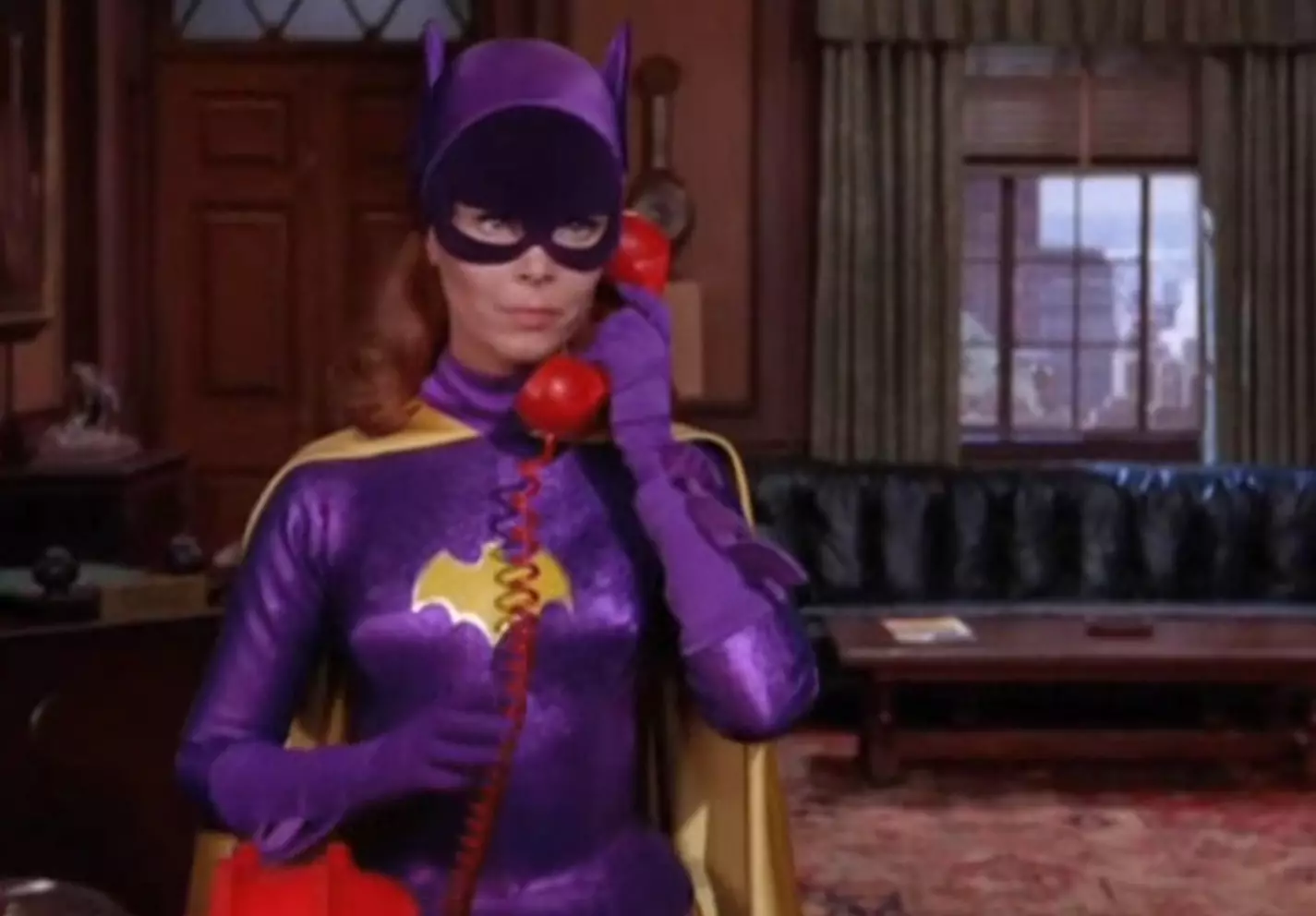 Warner doganlar Helm Batgirl üçin durmuş reorsissýorlary üçin erbet oglanlary hakyna tutdy