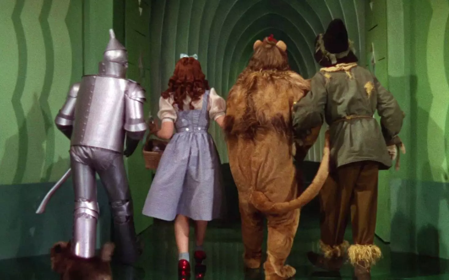 O nouă adaptare a minunatului vrăjitor din Oz este în lucru