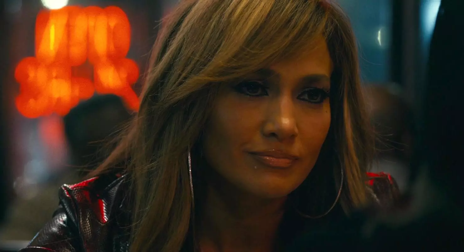 Jennifer Lopez Atatetea Ubinadamu kutoka kwa AI ya Apocalyptic katika Atlas ya Netflix